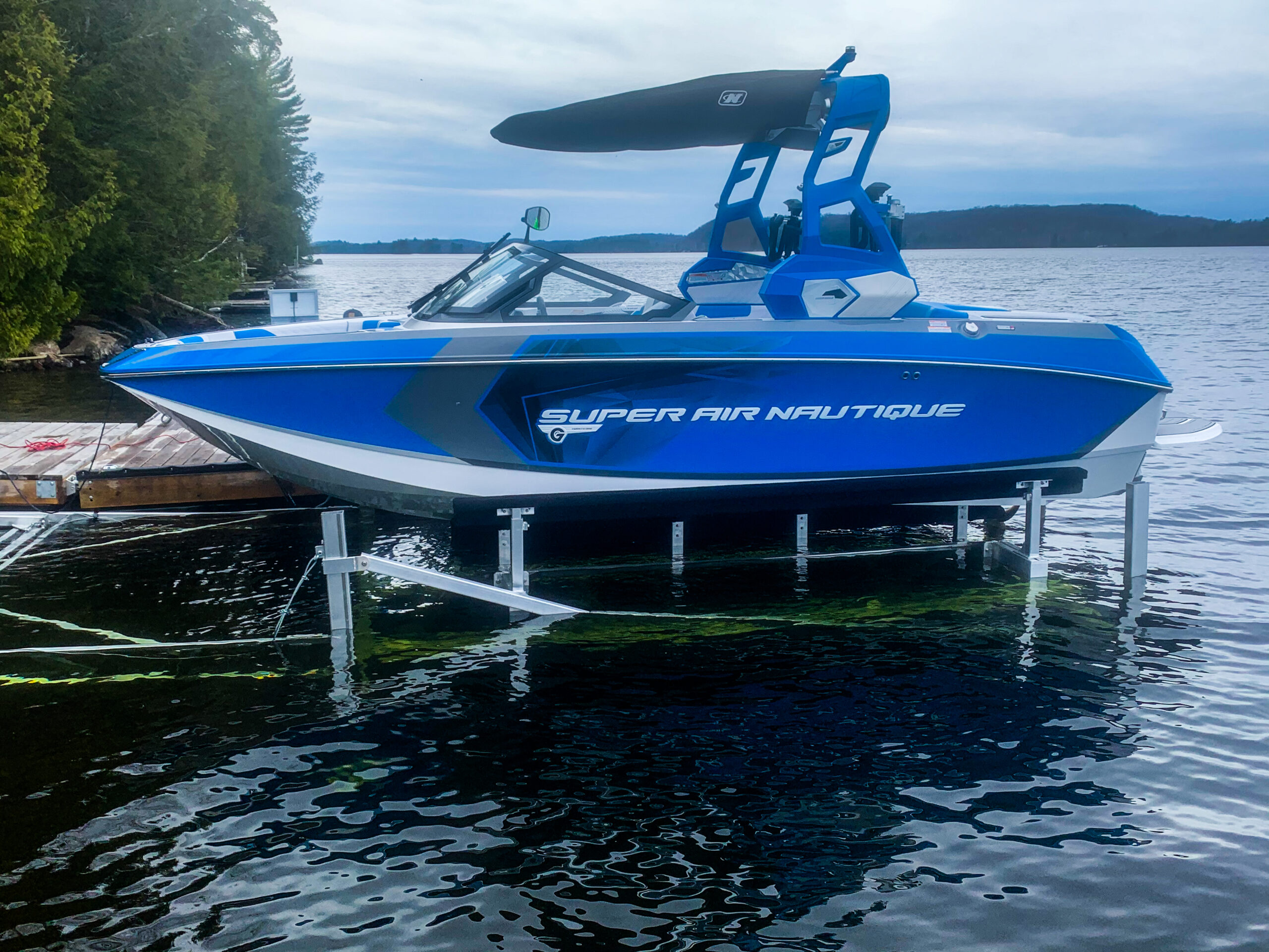 Hydraulic Boat Lifts | Battery Powered Boat Lifts – R & J Machine
